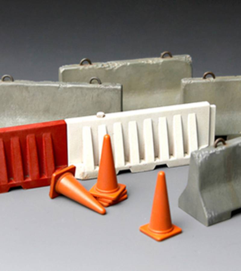 1:35 CONCRETE & PLASTIC BARRIER SET - Malta Scale Model Shop