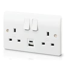 LOGIC PLUS MK SW SOCKET 2G 13A +1 USB A + 1 USB C - Calleja Ltd.